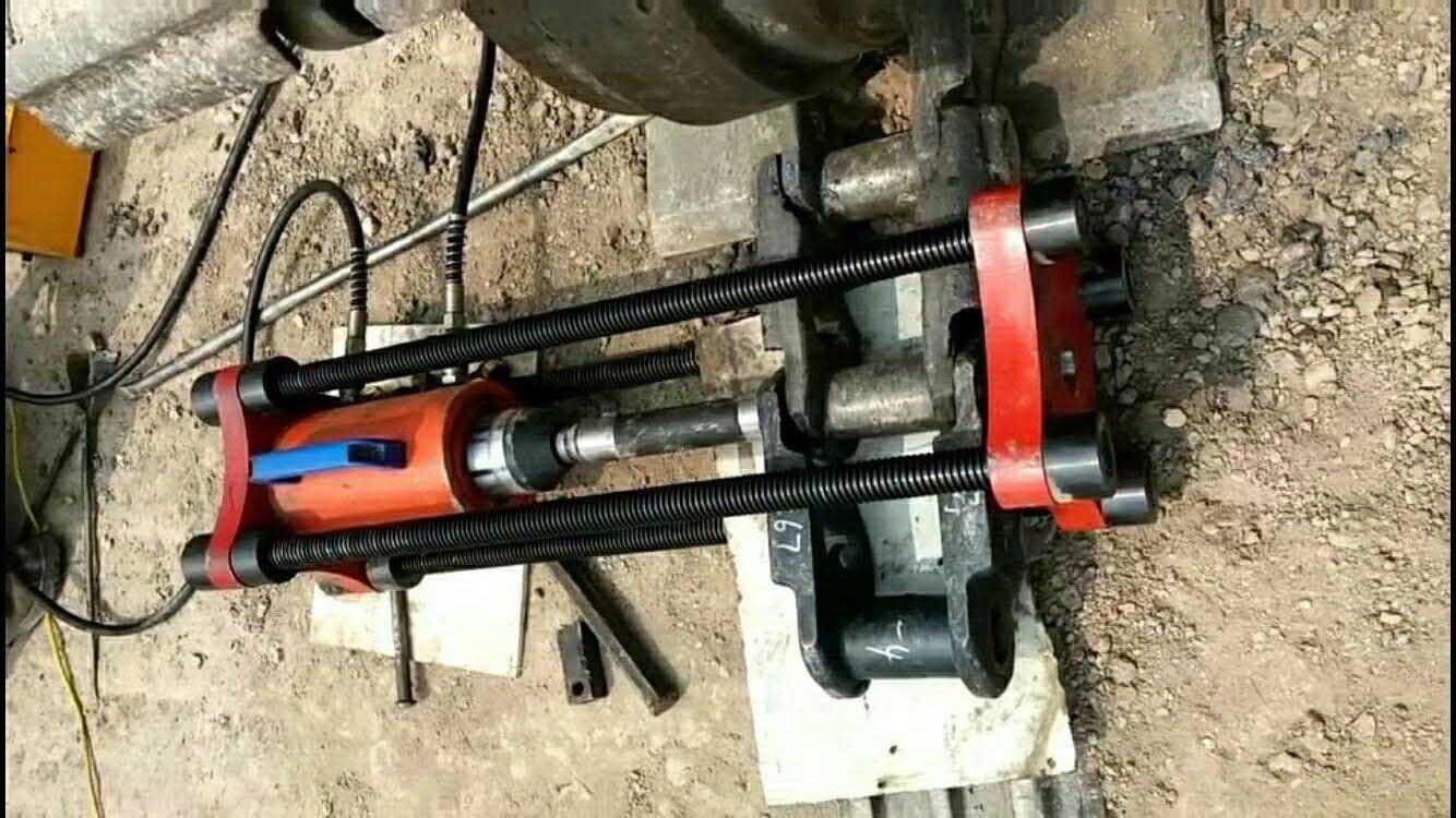 EBTP100 Hydraulic Bushing & Track Pin Press | EZLINK Portable Machine Tools